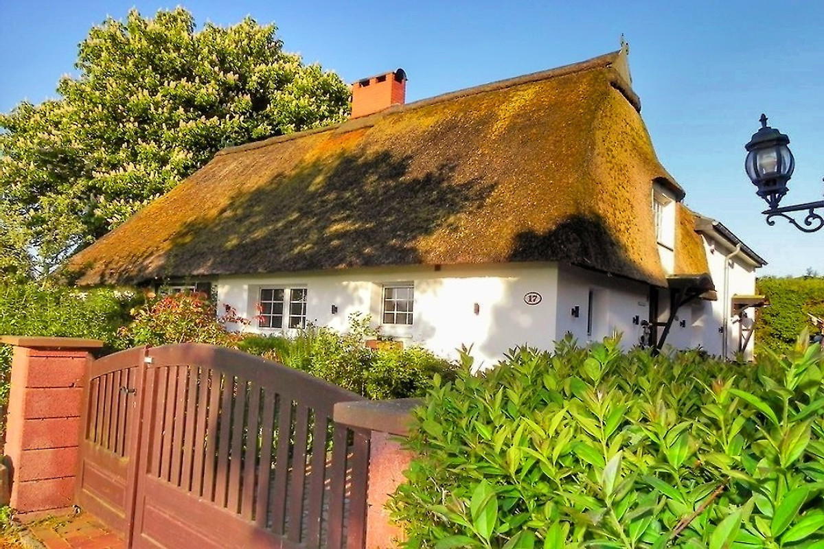 Stilvolles Reetdachhaus mit Pool in Heringsdorf - Firma Stilvolle ...