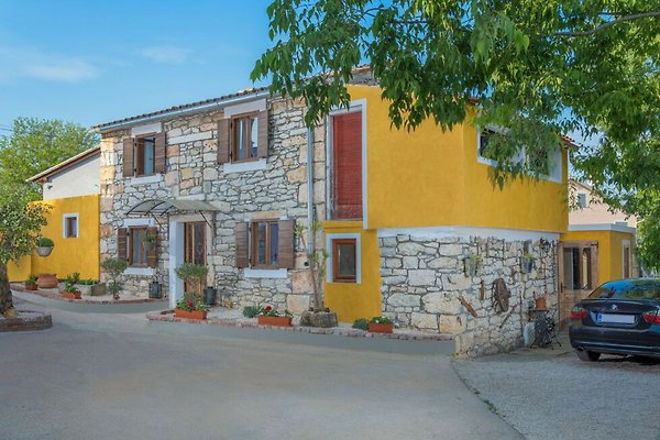 Villa Casa Dvi Mandule by Villas Guide in Nova Vas ab 142 € direkt bei ...