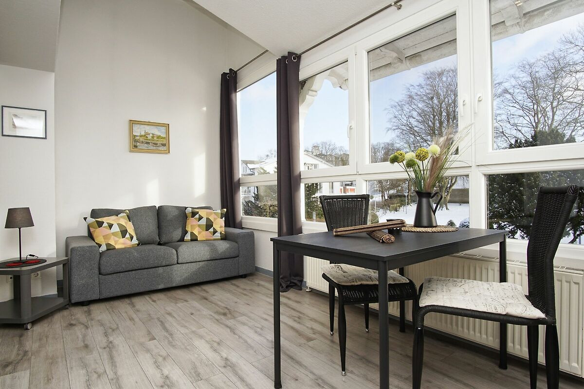 Haus Rugier FeWo 03: zentrale Lage in Göhren ab 71 € direkt bei Firma ...