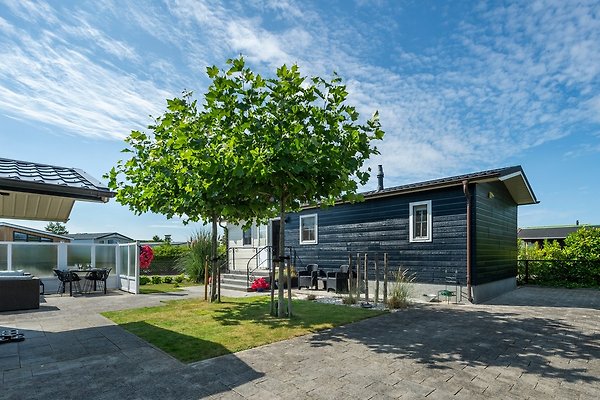 Chalet De Strandloper L25 “De Zeepa in Scharendijke - Company Leisure ...